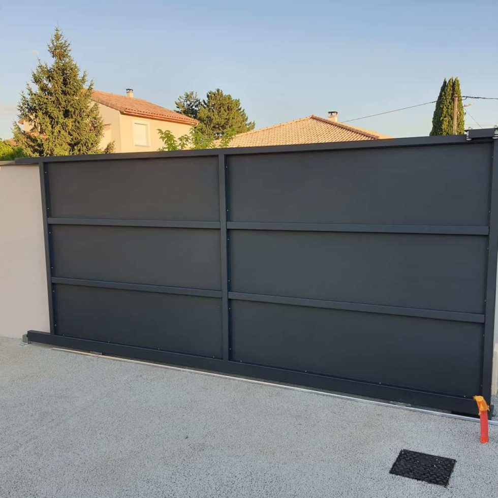 PORTAIL DESIGN MÉTALLIQUE RACKEN MÉTAL