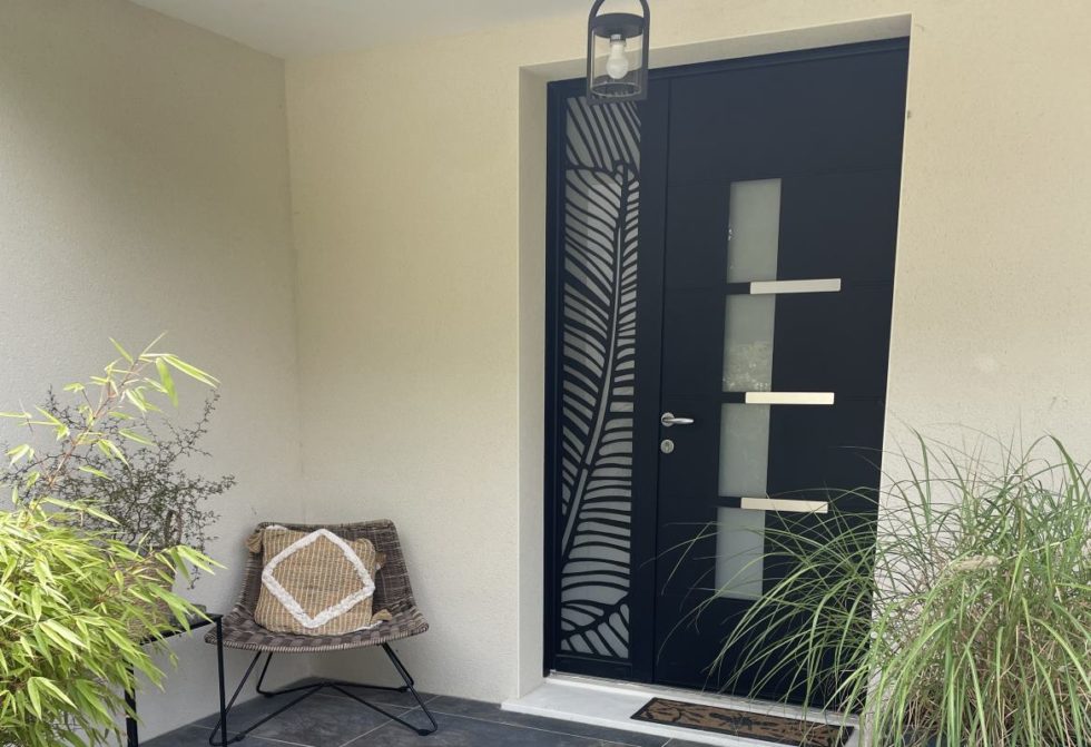 TÔLE MÉTALLIQUE PORTE D’ENTRÉE